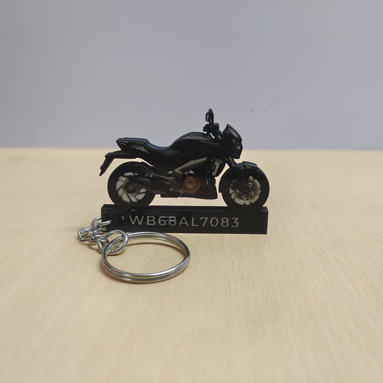 Bajaj Dominar 400 matte Black bike Keychain – Osiyankart