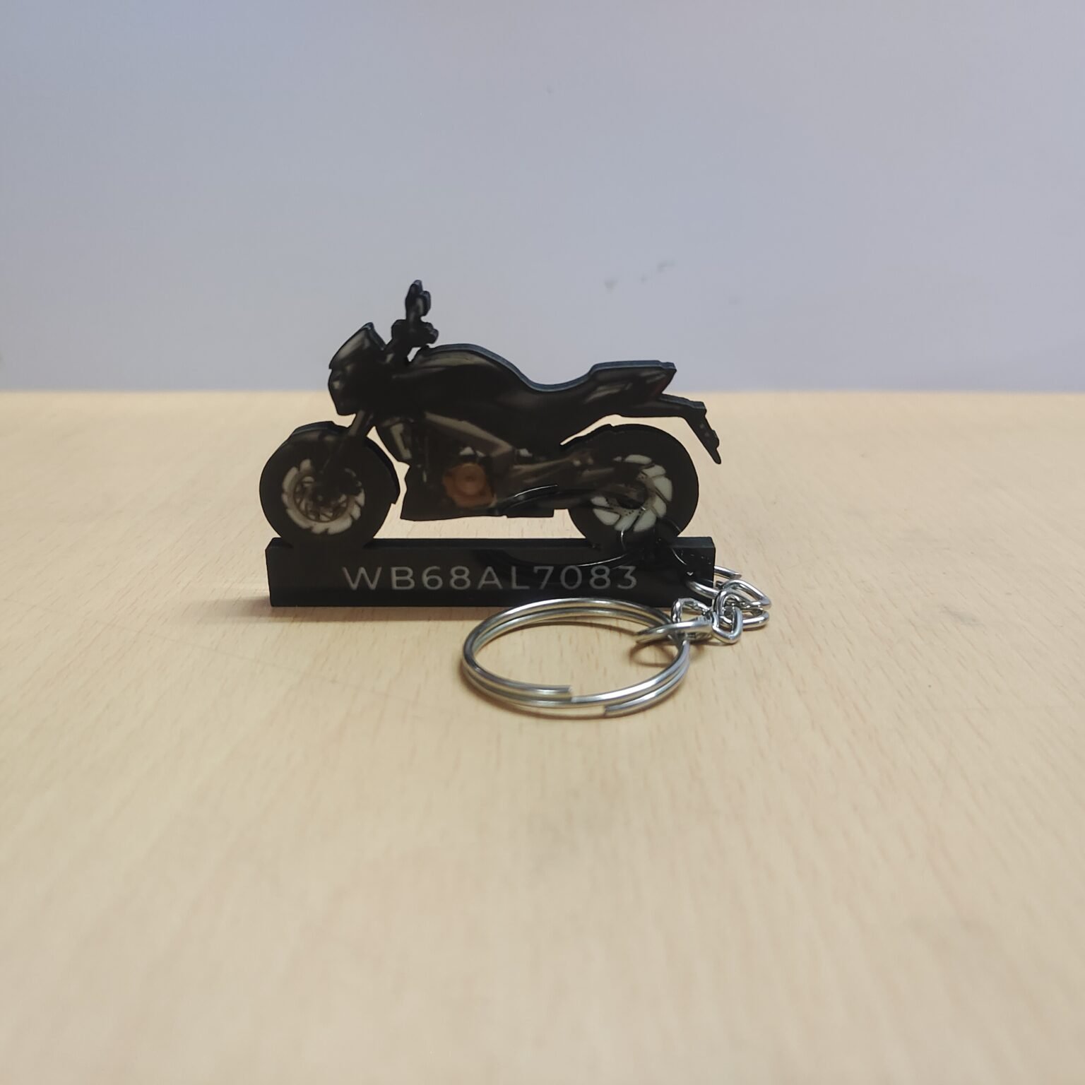 Bajaj Dominar 400 matte Black bike Keychain – Osiyankart