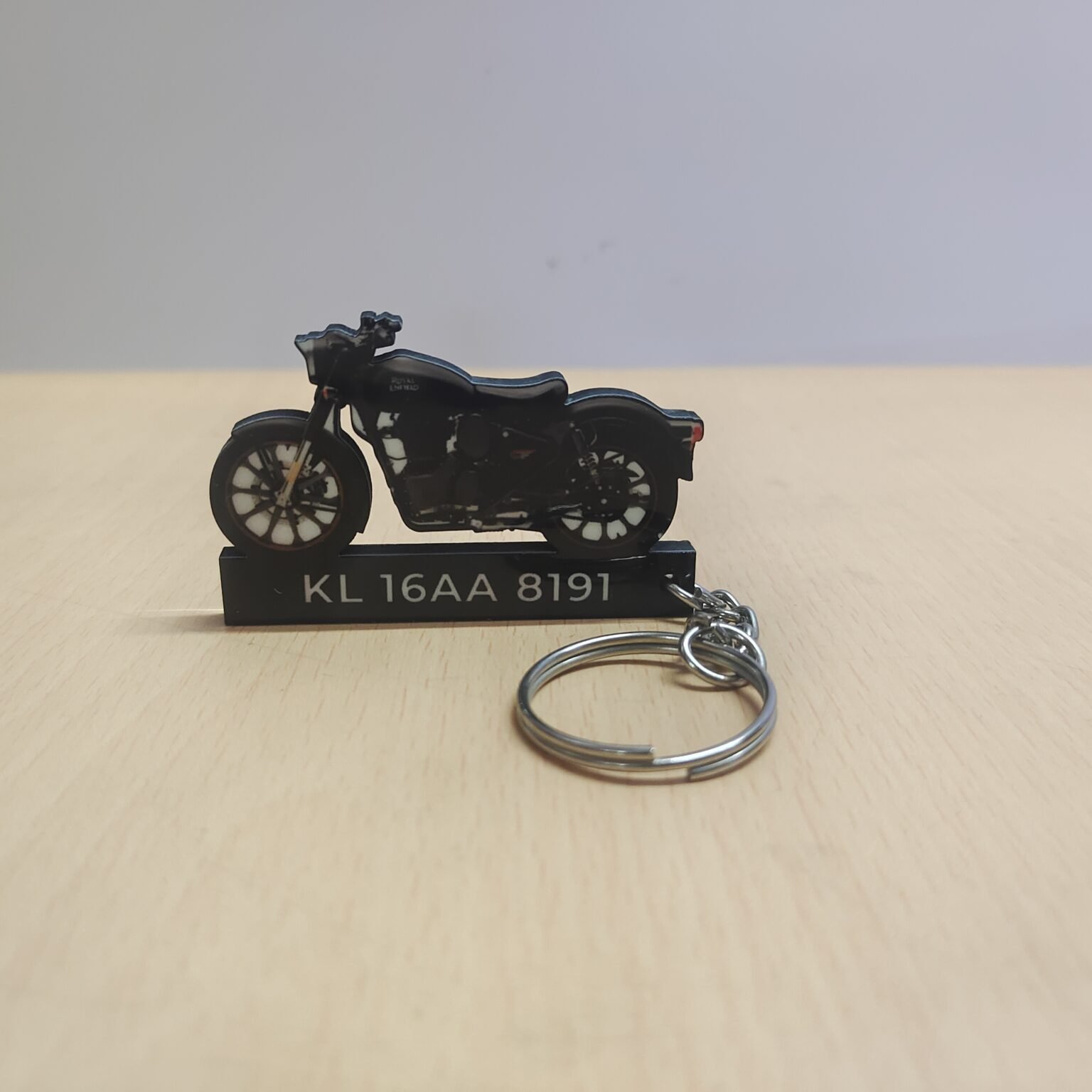 Best Royal Enfield Classic 350 Dark Stealth Black Keychain – Osiyankart